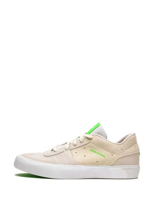 JORDAN Series 06 Low-top Sneakers