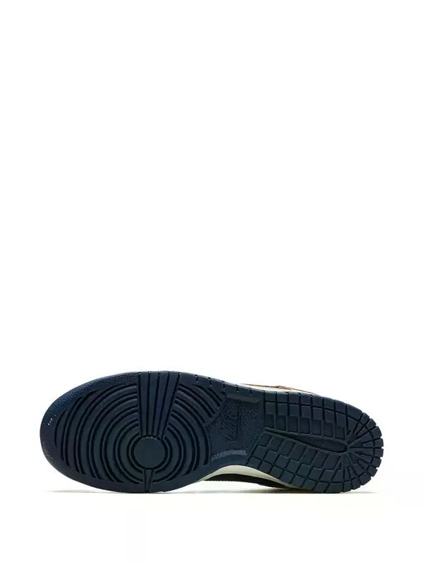 Nike X Huf Sb Dunk Low Nyc Sneakers - White
