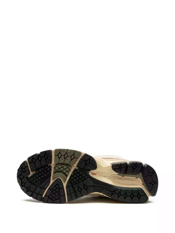 NEW BALANCE 2002r Hiking Pack Sneakers - Neutrals