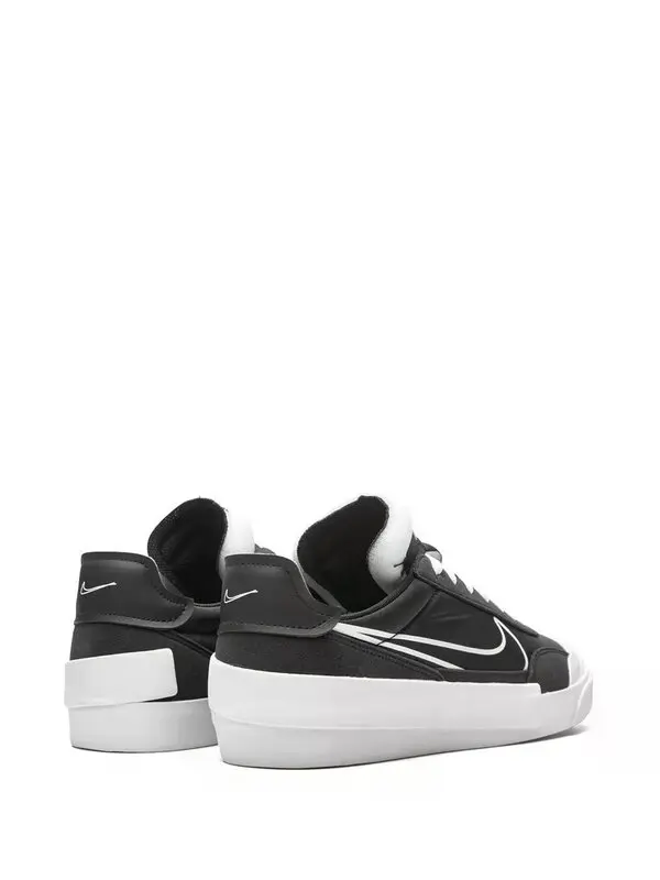 Nike Low-top Sneakers