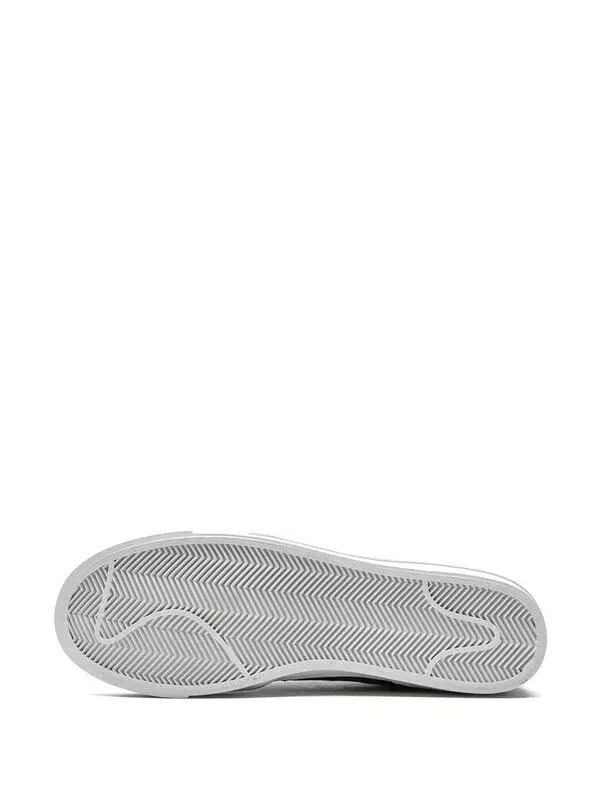 Nike Low-top Sneakers