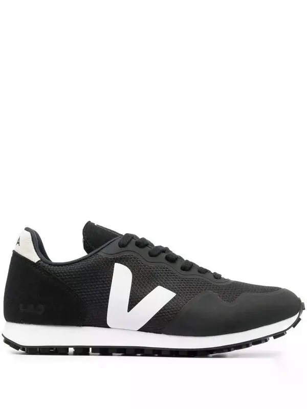 VEJA Panelled Low-top Lace-up Sneakers - Black