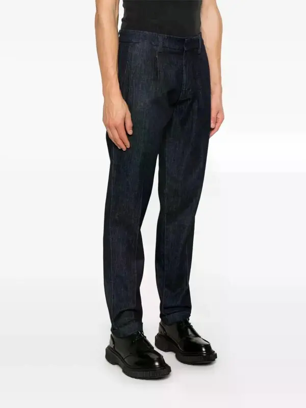 CRUNA Pleat-detail Jeans