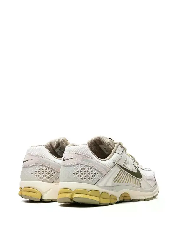 Nike Zoom Vomero 5 Sneakers - Neutrals