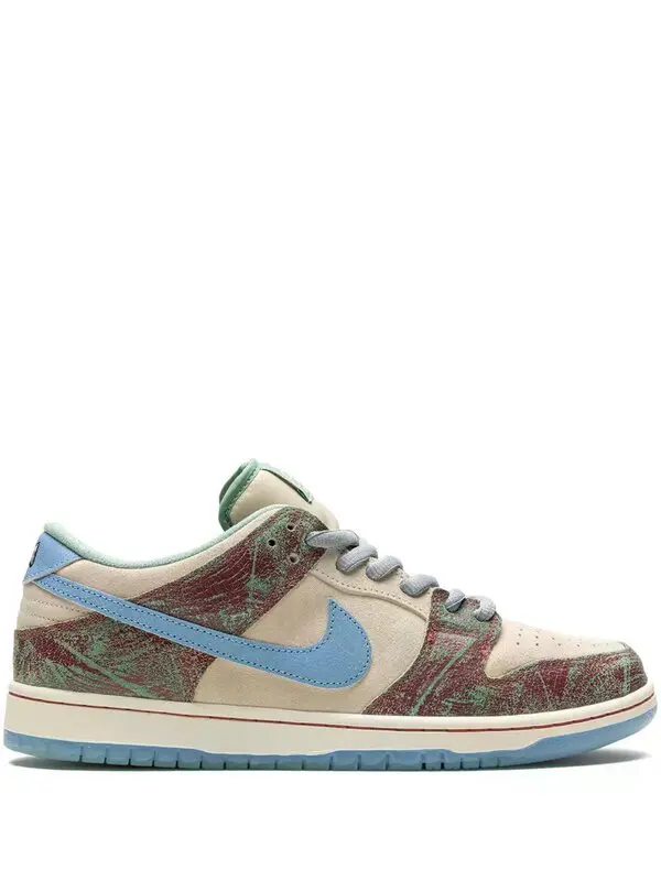 Nike X Crenshaw Skate Club Sb Dunk Low Sneakers - Neutrals