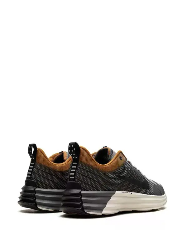 Nike Lunar Roam Se Sneakers