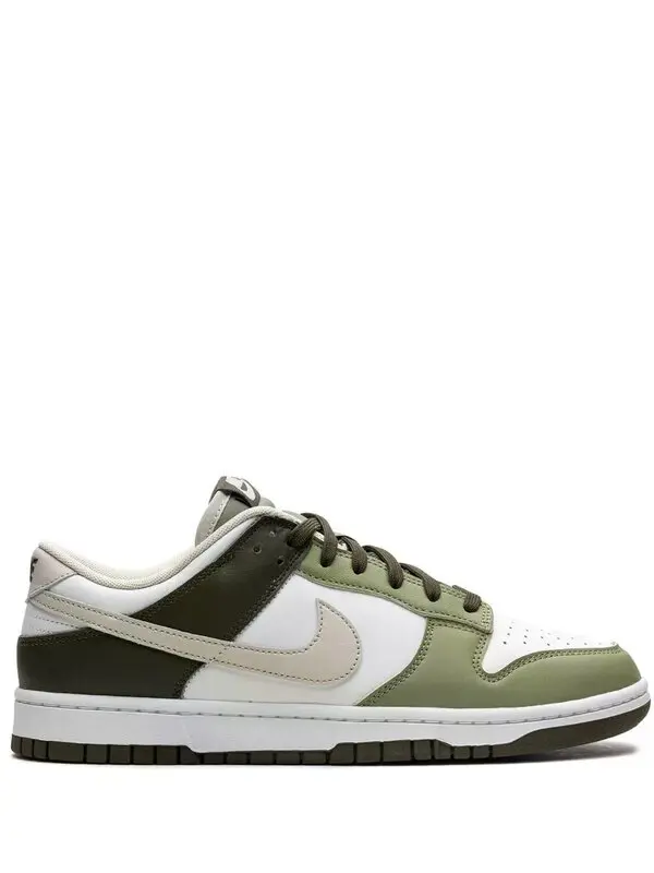 Nike Dunk Low Sneakers
