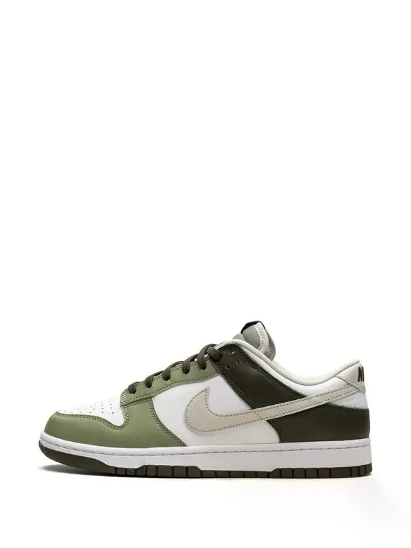 Nike Dunk Low Sneakers