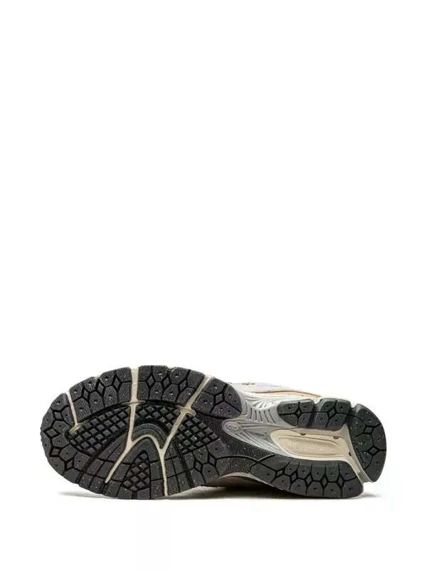 NEW BALANCE 2002r Sneakers