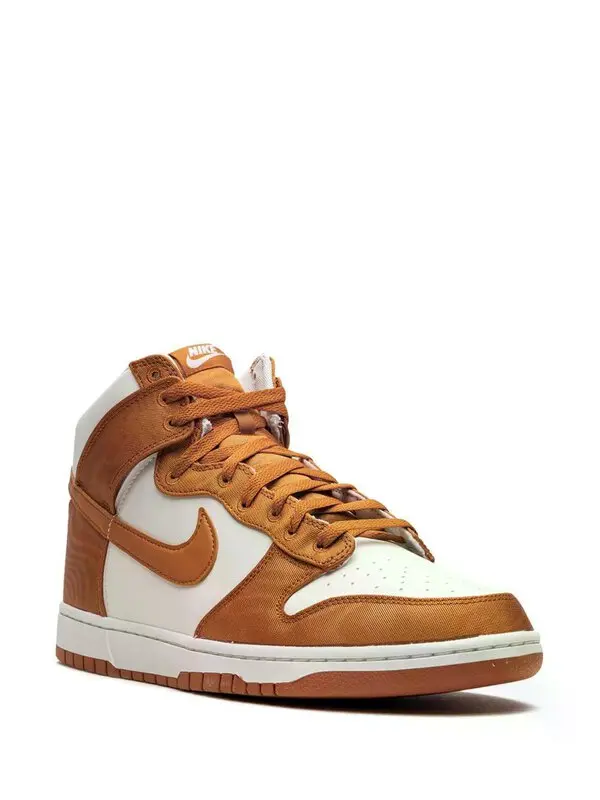 Nike Dunk High Monarch Sneakers