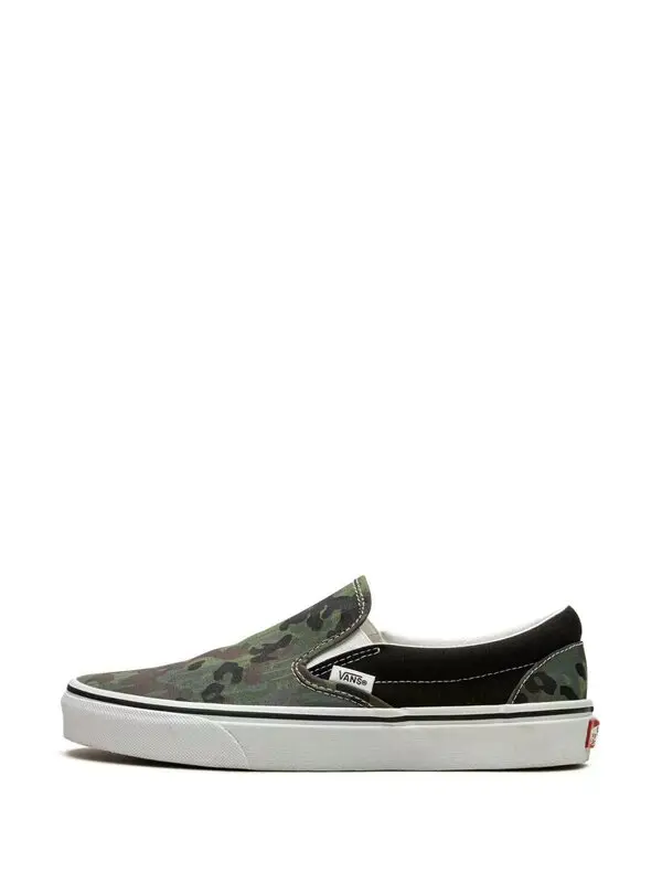 VANS Classic Camo Slip-on Sneakers - Green