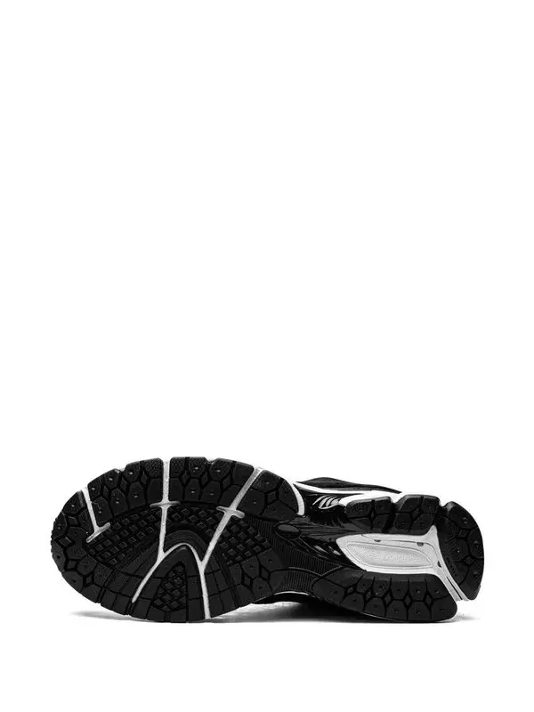 NEW BALANCE 2002r Sneakers - Black