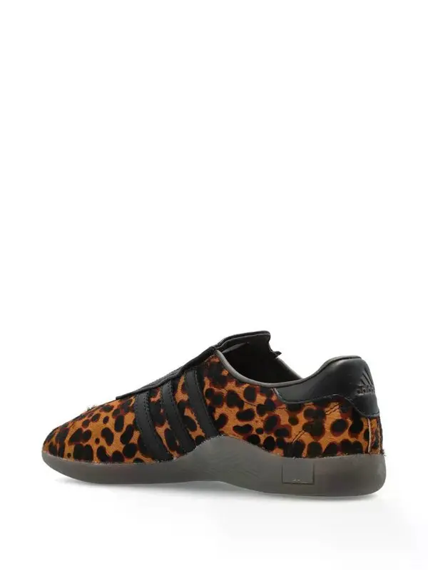 Adidas Taekwondo Mei Sneakers - Brown