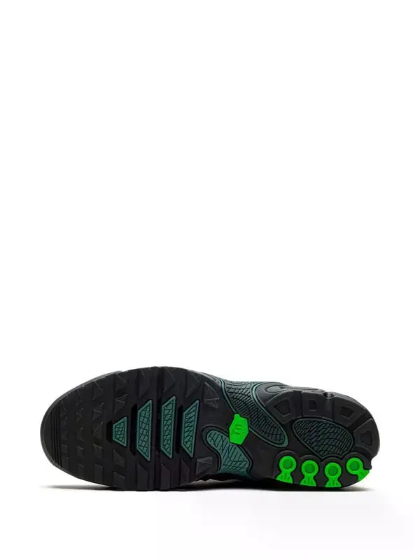 Nike Air Max Plus Drift Sneakers