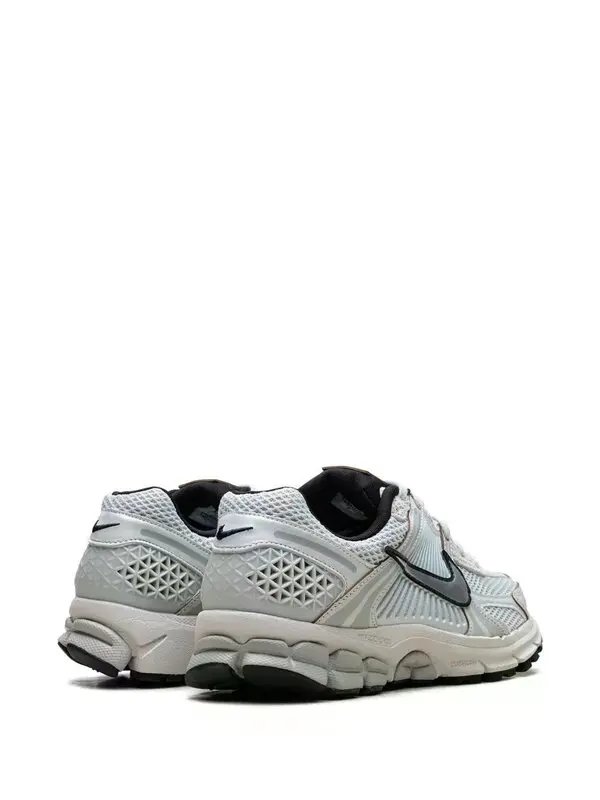 Nike Zoom Vomero Sneakers
