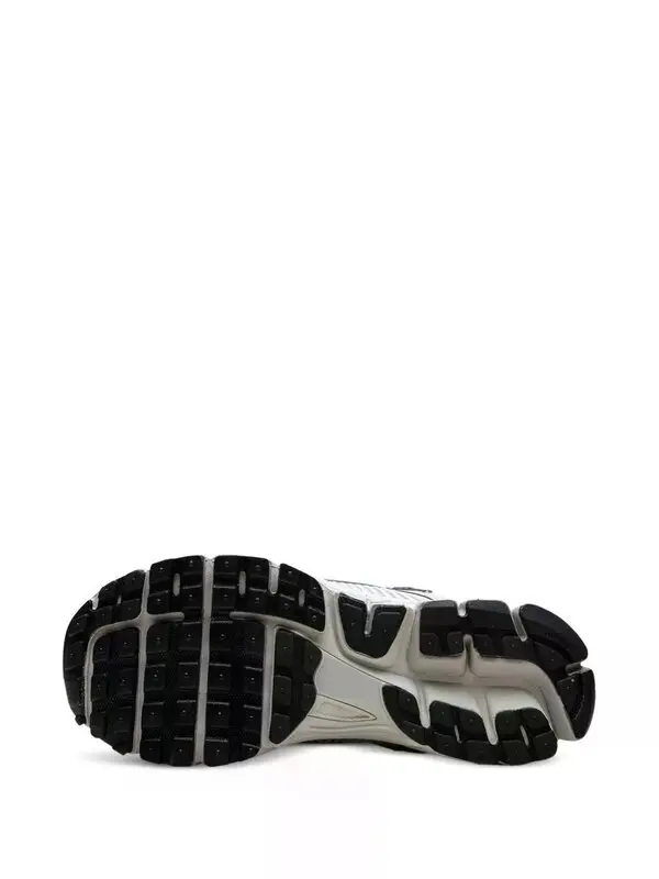 Nike Zoom Vomero Sneakers
