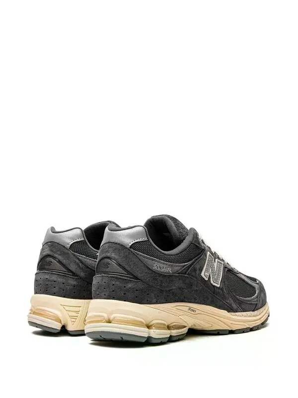 NEW BALANCE 2002r Low-top Sneakers