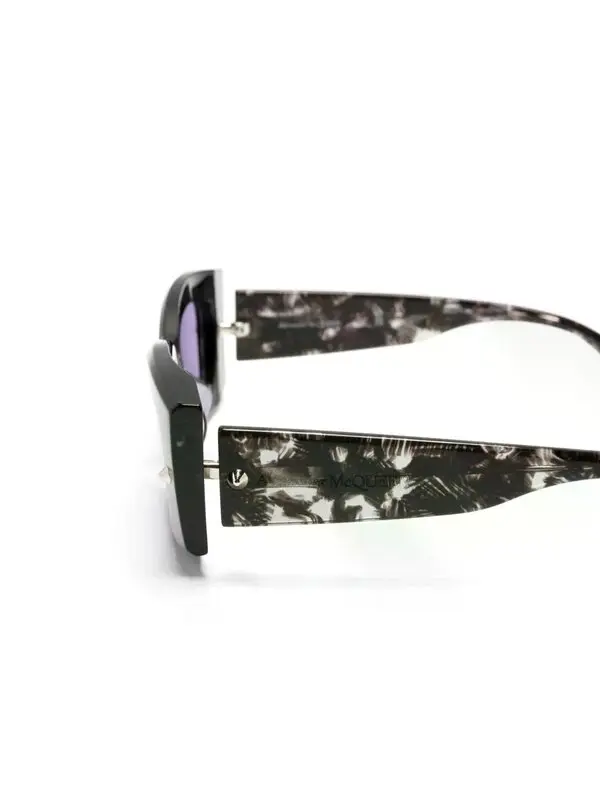 Alexander McQueen Spike Studded Rectangular Sunglasses - Black