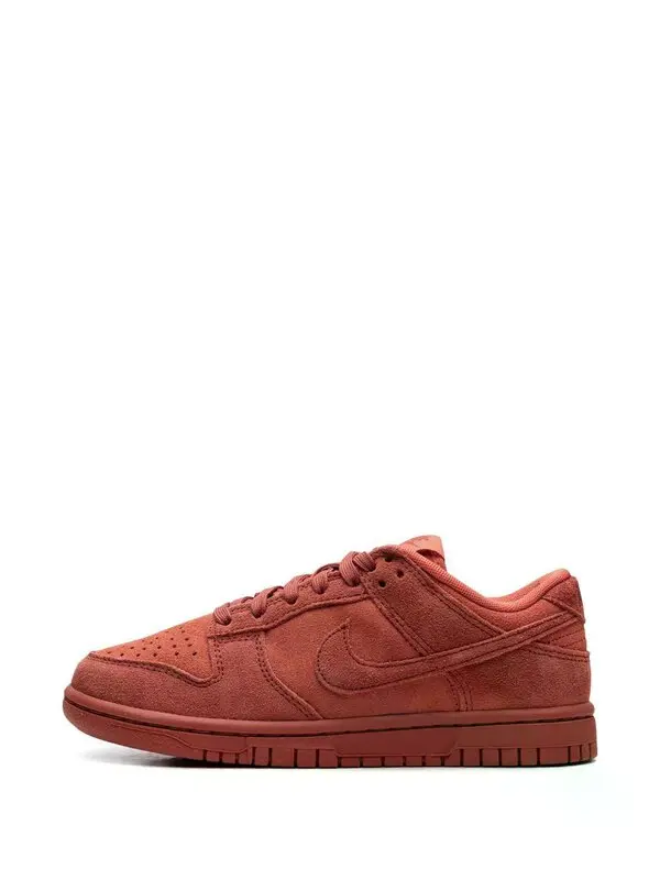 Nike Dunk Low "valley Of Fire Picante" Sneakers - Red