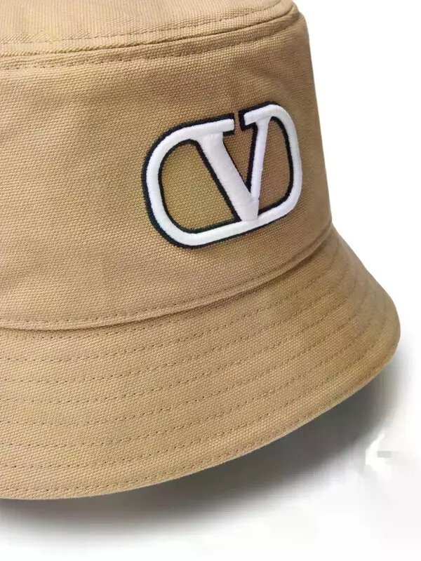 Valentino Garavani Vlogo Signature Bucket Hat