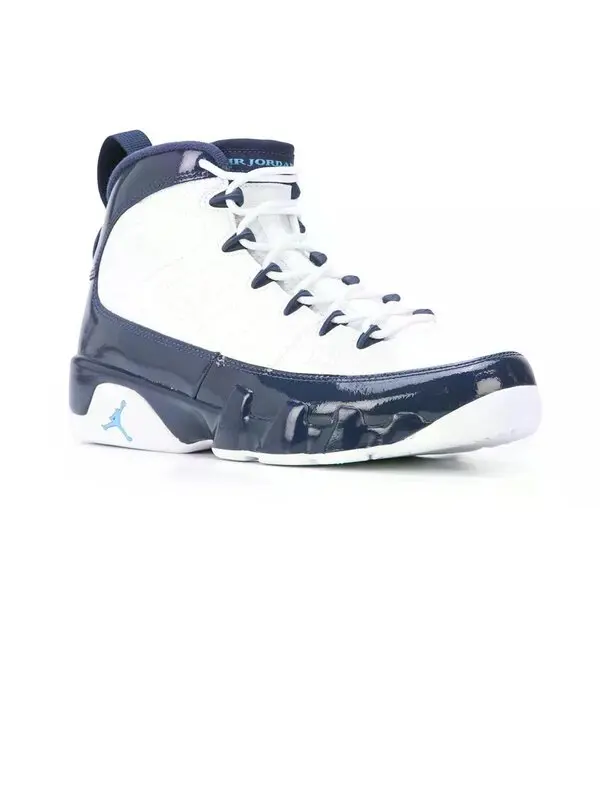 JORDAN Air Retro Unc Sneakers