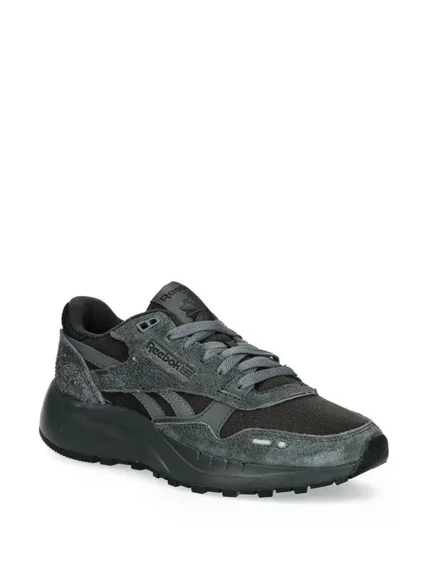 REEBOK 2400 Sneakers