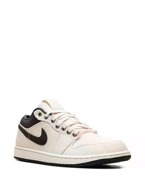 JORDAN 1 Low Sneakers