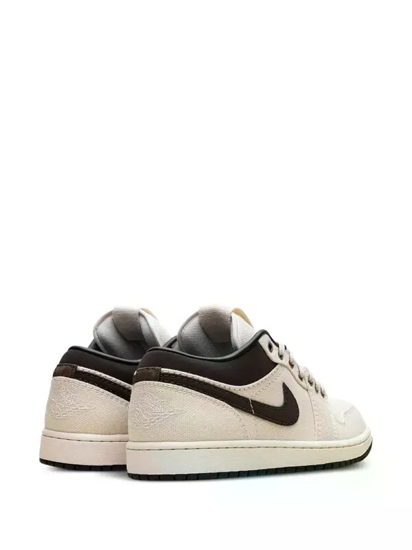JORDAN 1 Low Sneakers