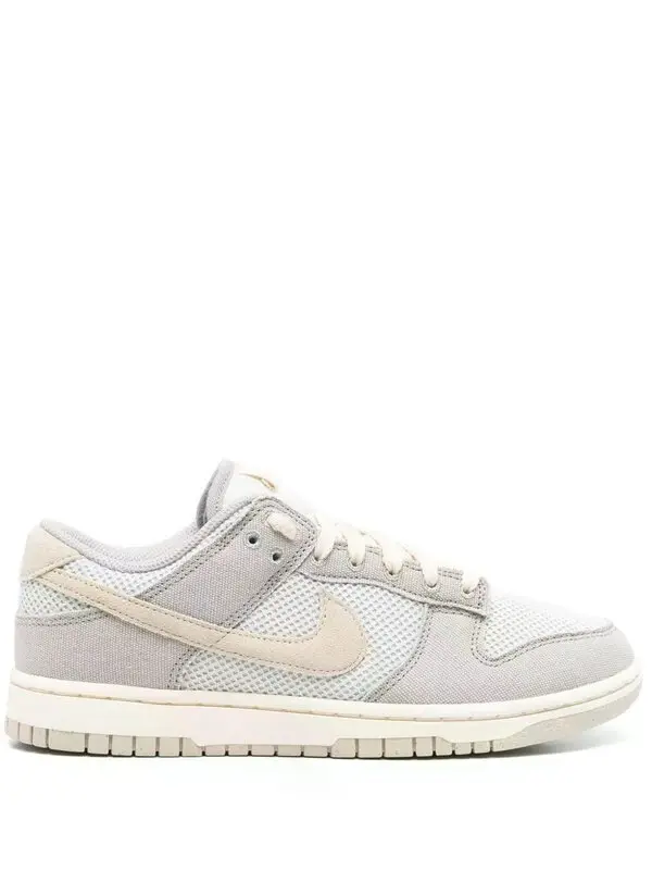 Nike Dunk Low Sneakers