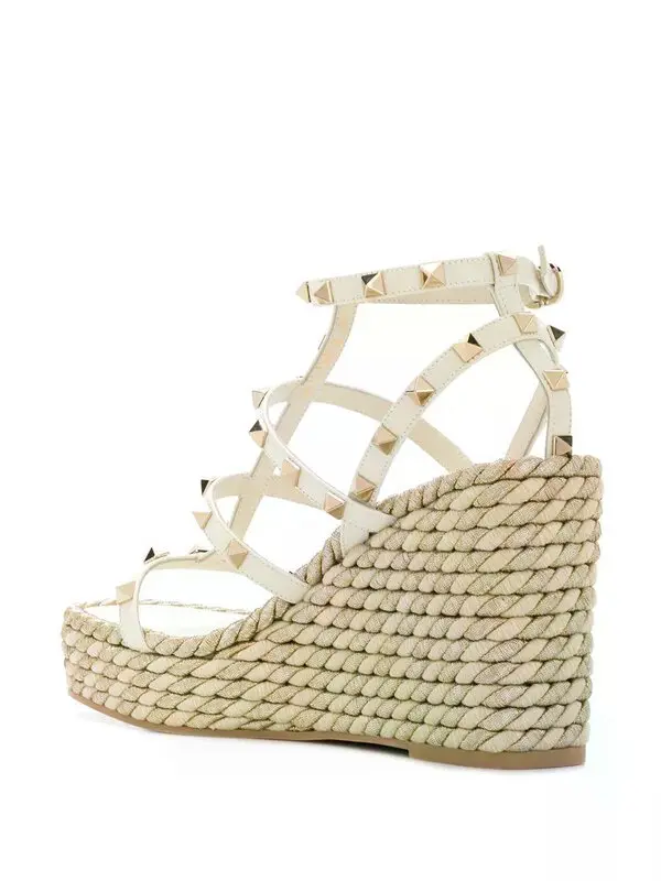 Valentino Garavani Rockstud Wedge Sandals - Neutrals
