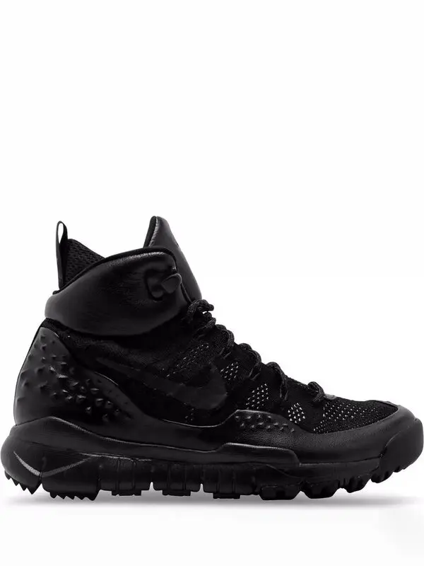 Nike Lupinek Flyknit Sneakers