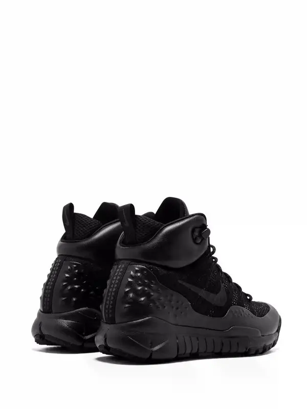 Nike Lupinek Flyknit Sneakers