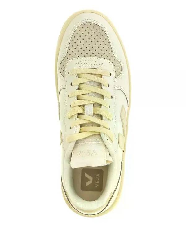 VEJA V-10 Sneakers - Neutrals
