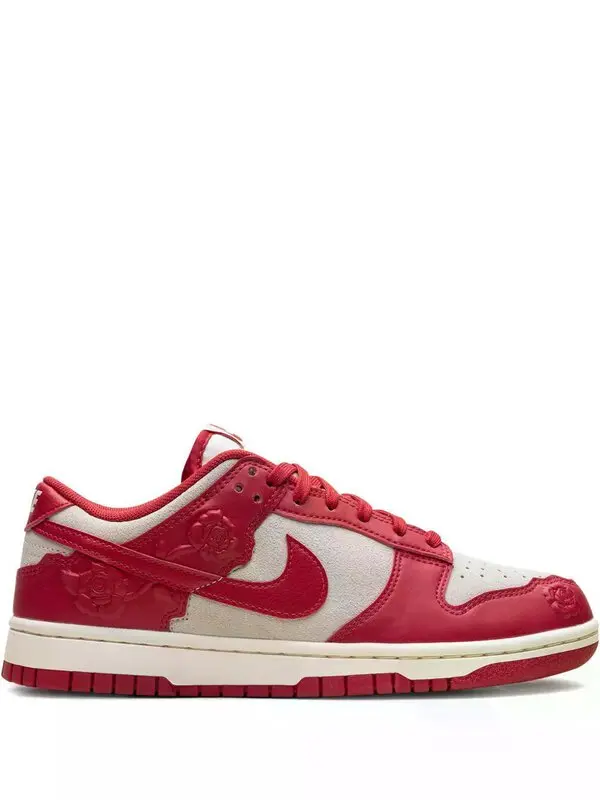 Nike Dunk Low Roses Sneakers - Red