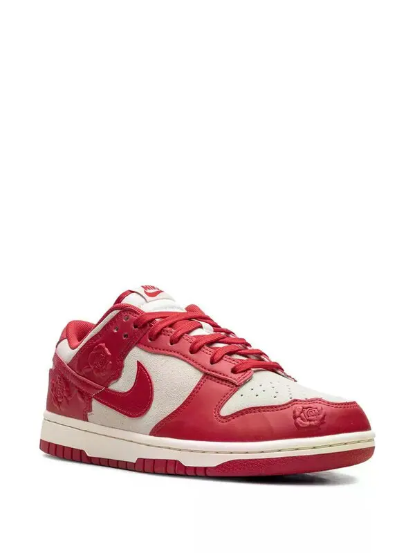 Nike Dunk Low Roses Sneakers - Red
