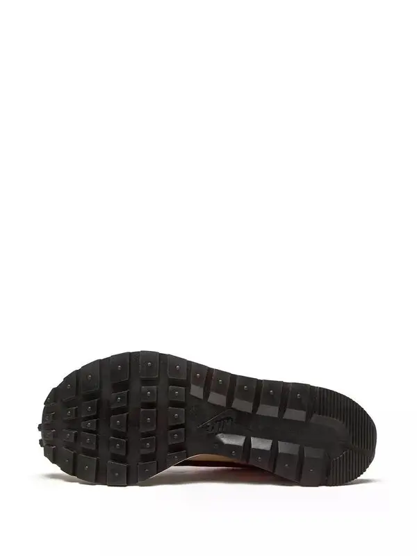 Nike X Sacai Vaporwaffle Tan Navy Sneakers - Neutrals