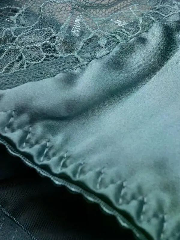FLEUR OF ENGLAND Lace Plunge Bra