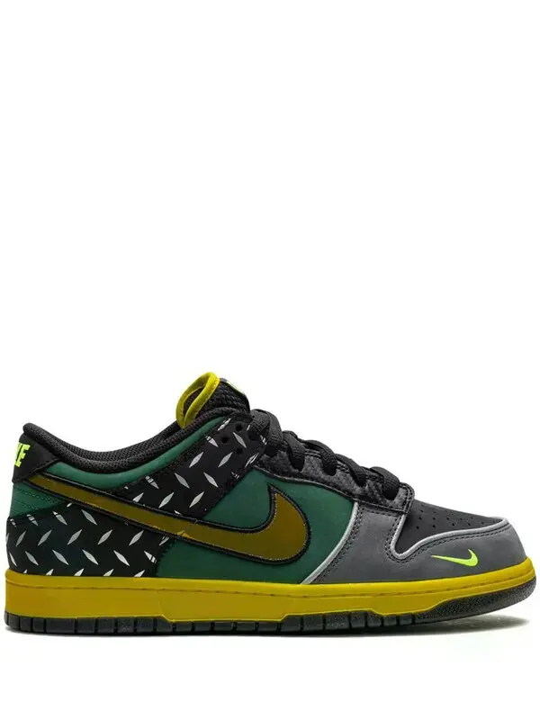 Nike X Doaf Dunk Low What The Duck- University Of Oregon Home Sneakers - Green