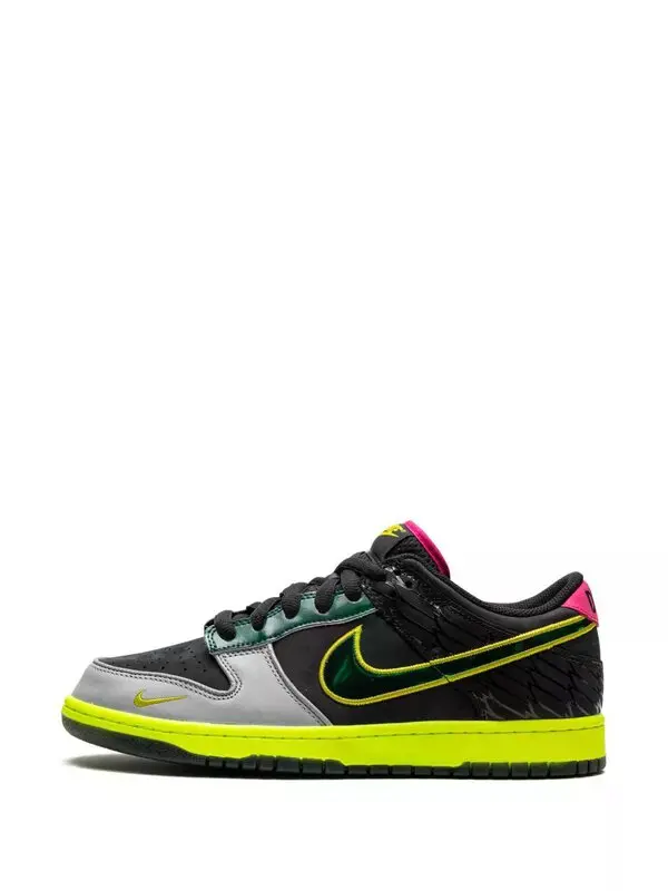 Nike X Doaf Dunk Low What The Duck- University Of Oregon Home Sneakers - Green