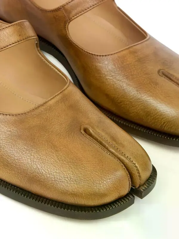 MAISON MARGIELA Tabi Mary Jane Loafers - Neutrals