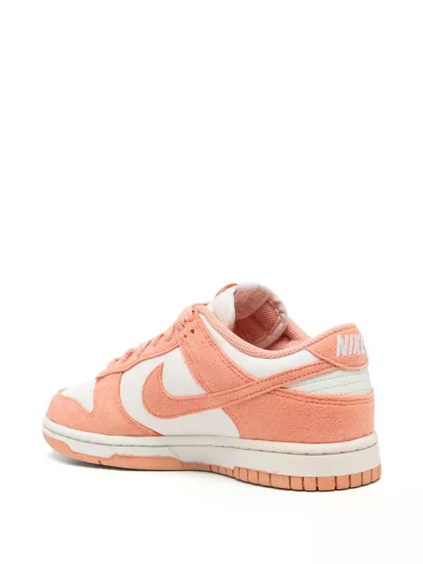 Nike Dunk Low Sneakers