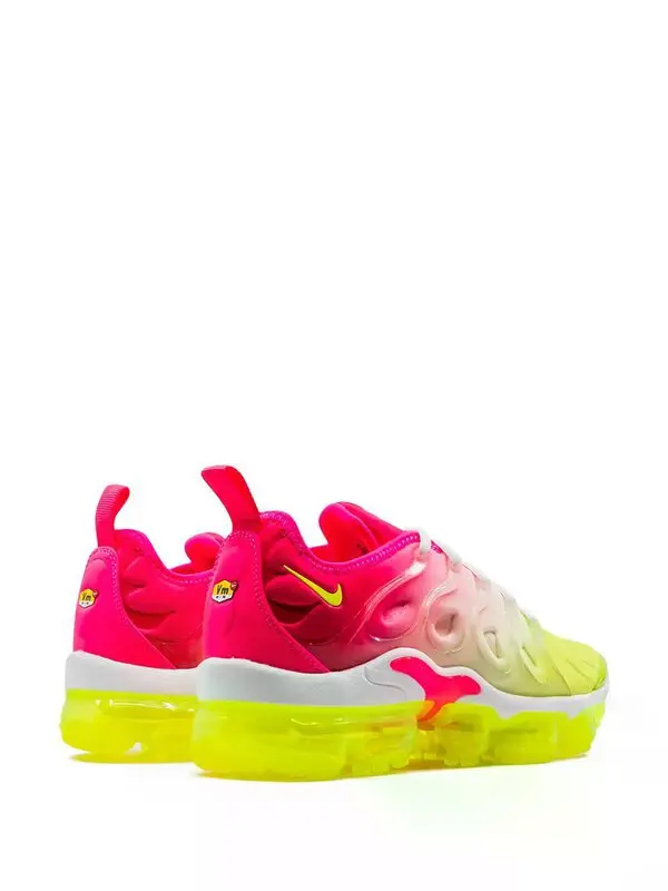Nike Vapormax Plus Sneakers - Pink