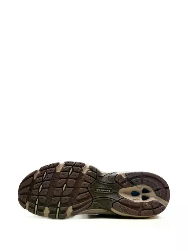 NEW BALANCE 530 Sneakers
