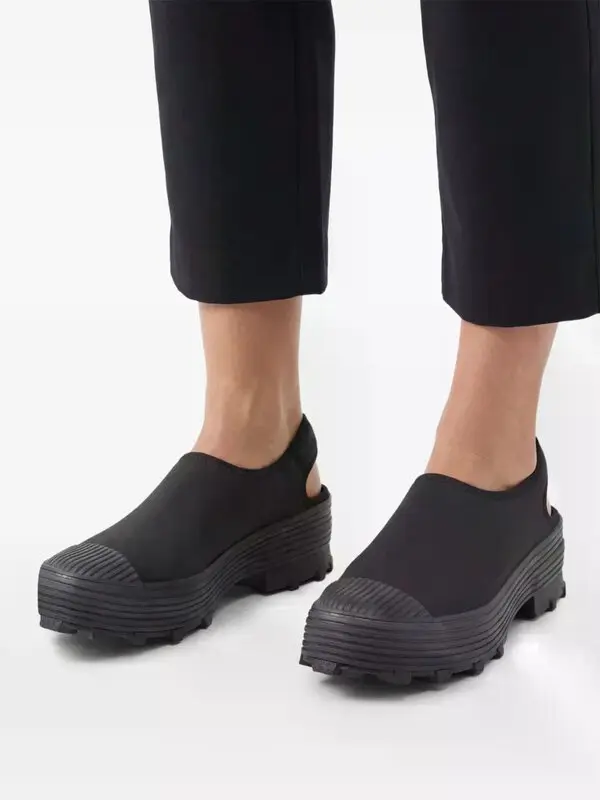 Camper Traktori Clogs - Black