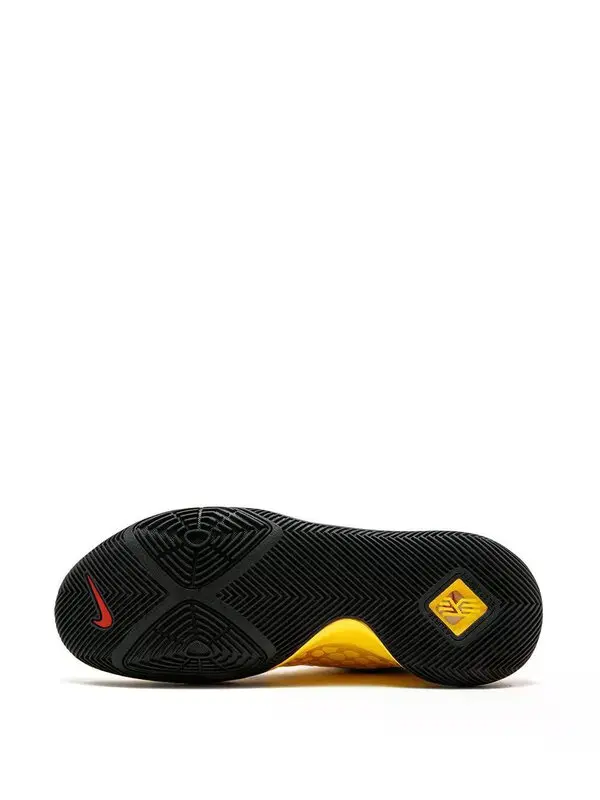 Nike Kyrie 3 Mamba Mentality Sneakers