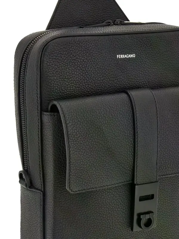 FERRAGAMO Slingbag Messenger Bag