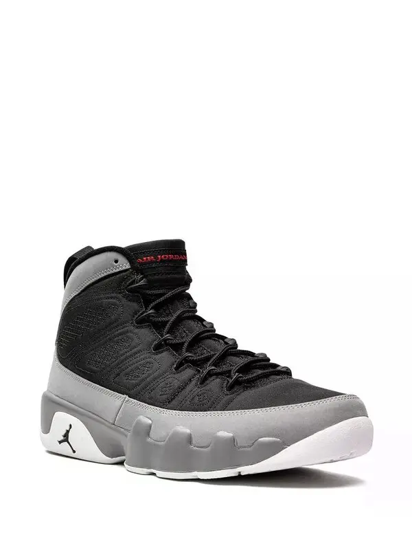 JORDAN Retro Particle Grey Sneakers - Black