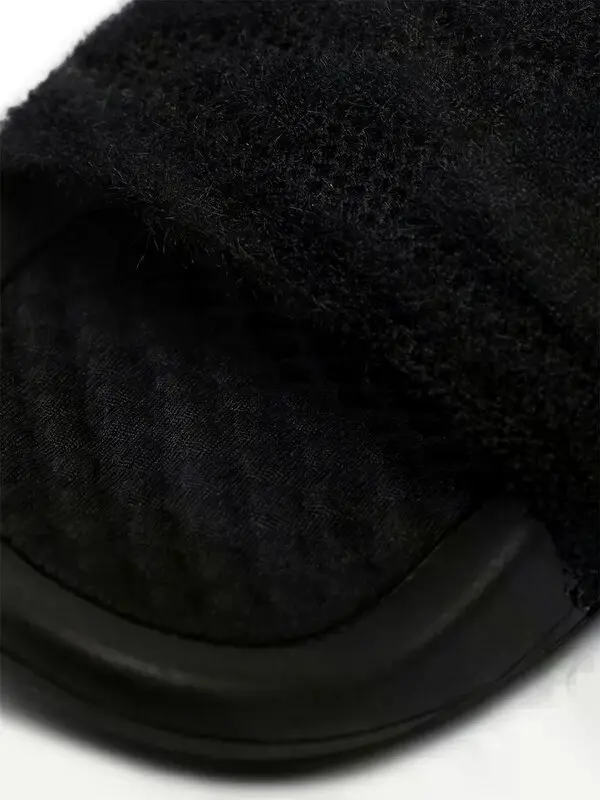 Apl Techloom Slip-on Slides