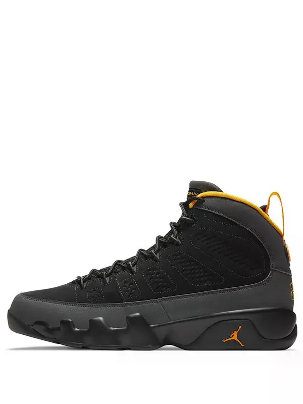 JORDAN Air Retro University Gold Sneakers - Black