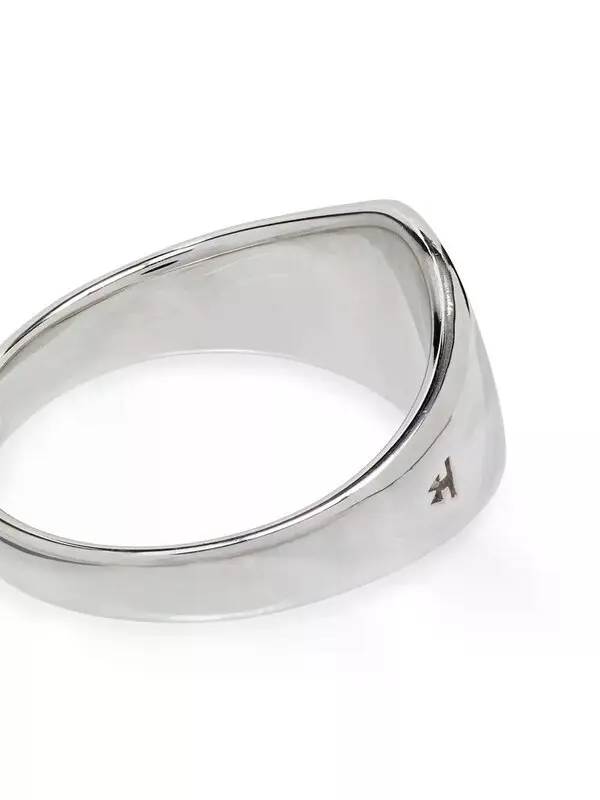 Tom Wood Mini Signet Oval Ring